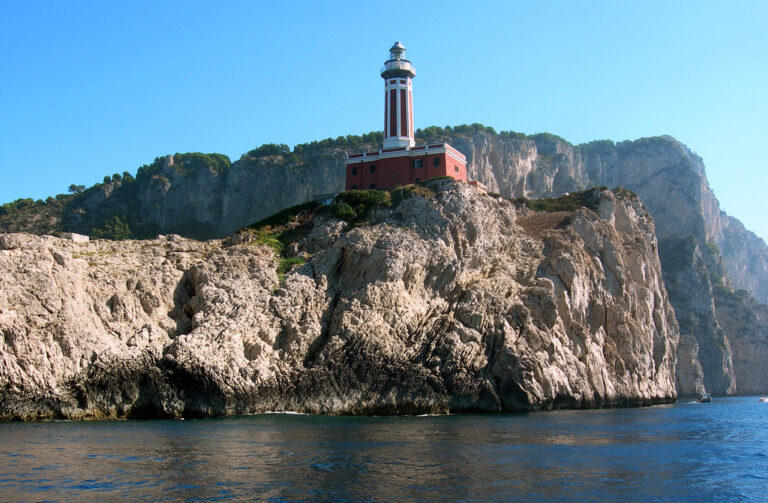 17 Capri látnivaló a csodás szigeten és utazási tippek